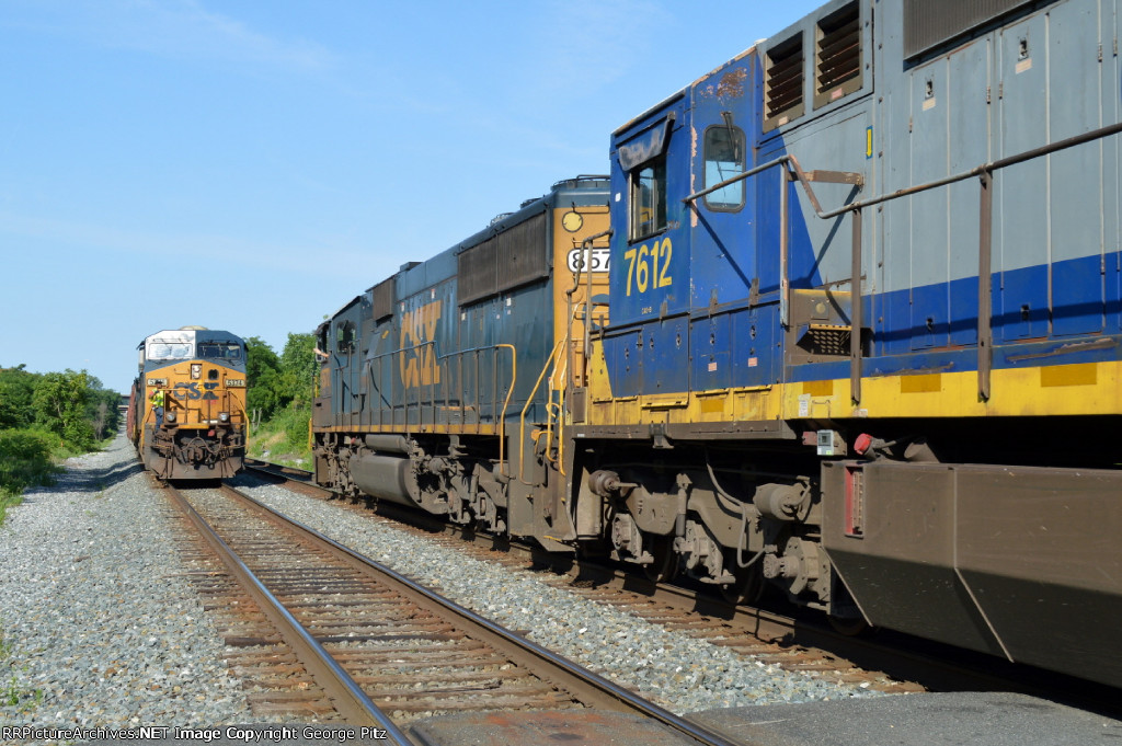 CSX Q438 meets Q373